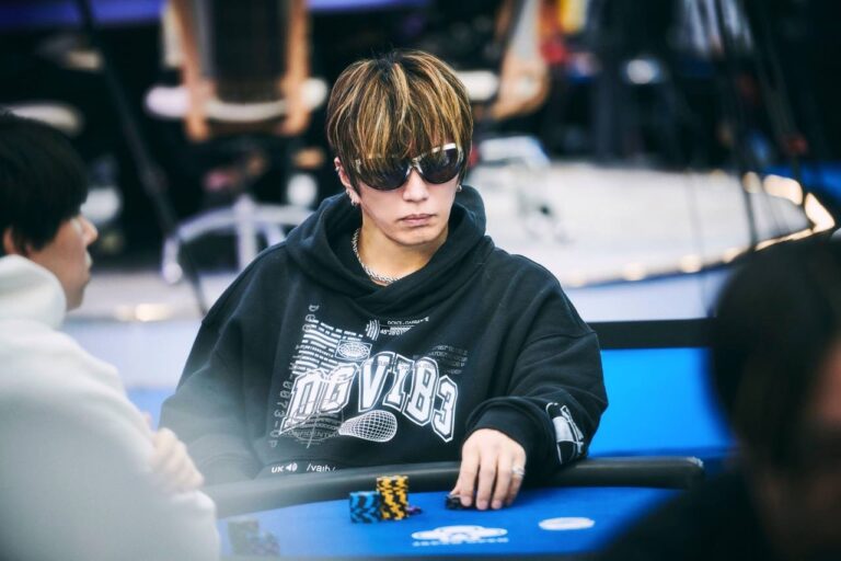 2024年をポーカーで振り返り！ | LightTHREE