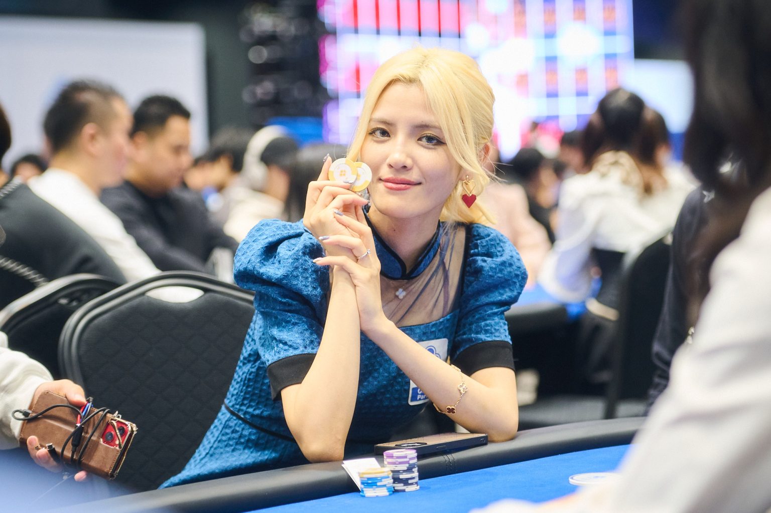【快挙】岡本詩菜がWSOPレディース連覇｜日本人初のブレスレット2本目を達成！